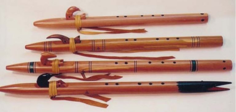 Native American (courting) flute - White Crow Flutes